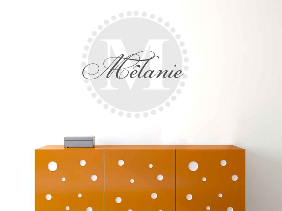 Wandtattoo Mélanie als Namensschild, Monogramm oder verschnörkelte Schrift